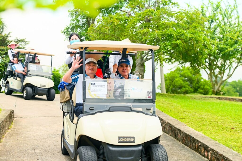 Golf cart là gì? Đặc điểm và phân biệt với golf buggy